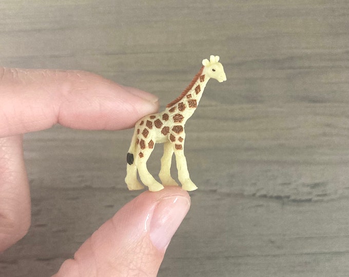 Miniature African Giraffe / Micro Mini Tiny Landscape Diorama Scene ...