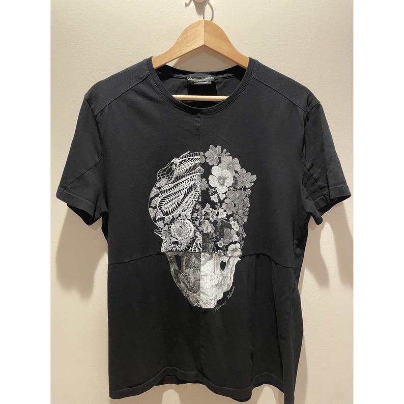 Alexander Mcqueen Skull & Floral Half-face Graphic T-shirt — Size [L ...