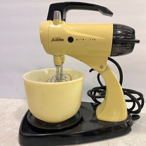 Vintage 1950s Yellow Sunbeam Mixmaster Works Great!! - Etsy