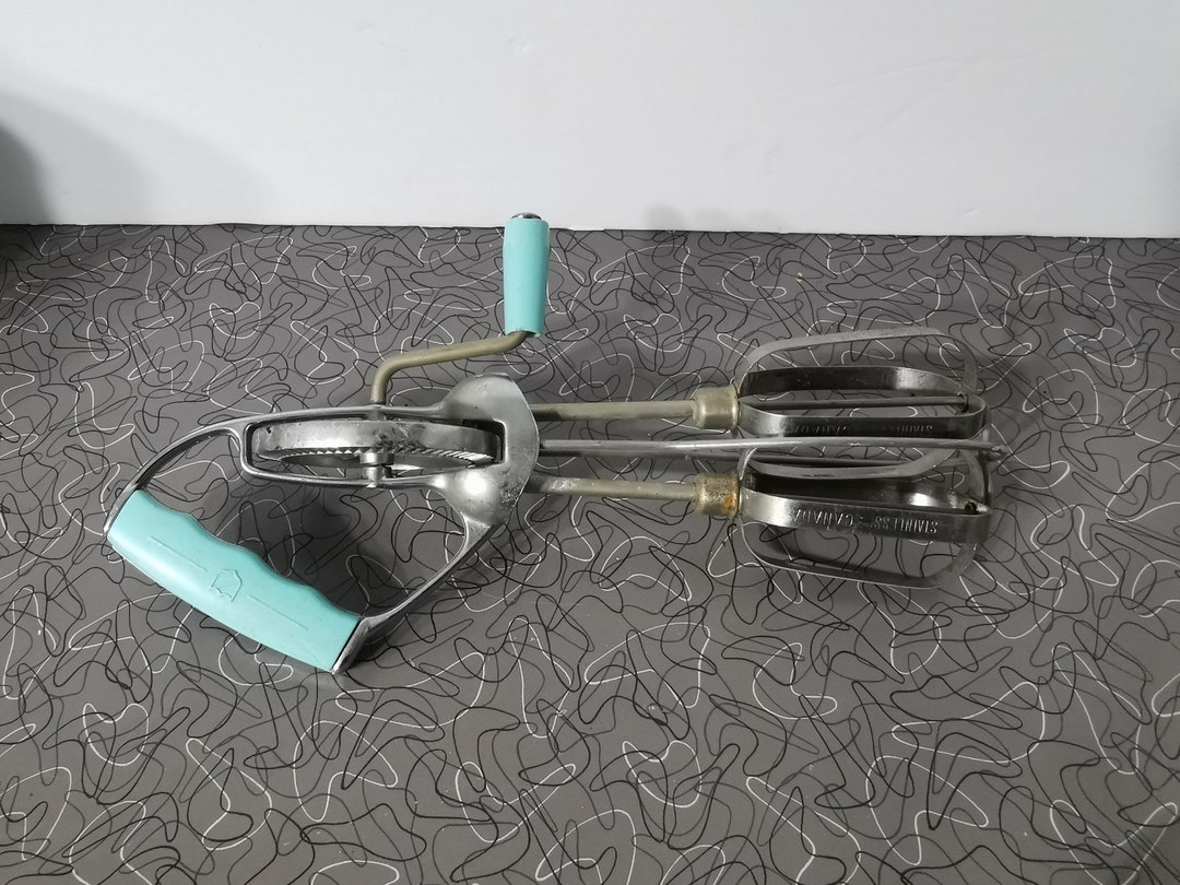 Vintage Aqua Maynard Hand Mixer Eggbeater Egg Beater - Etsy