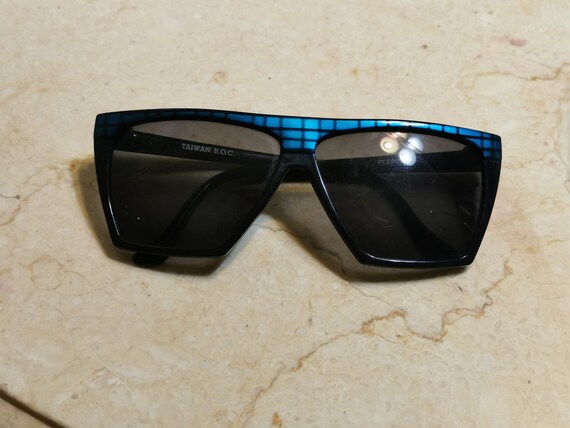 Vintage 8 Bit Tron Like Sunglasses - Gem