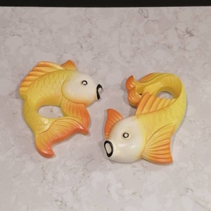 Vintage Kitsch Fishy Wall Plaques Anthropomorphic Chalkware Fish - Etsy