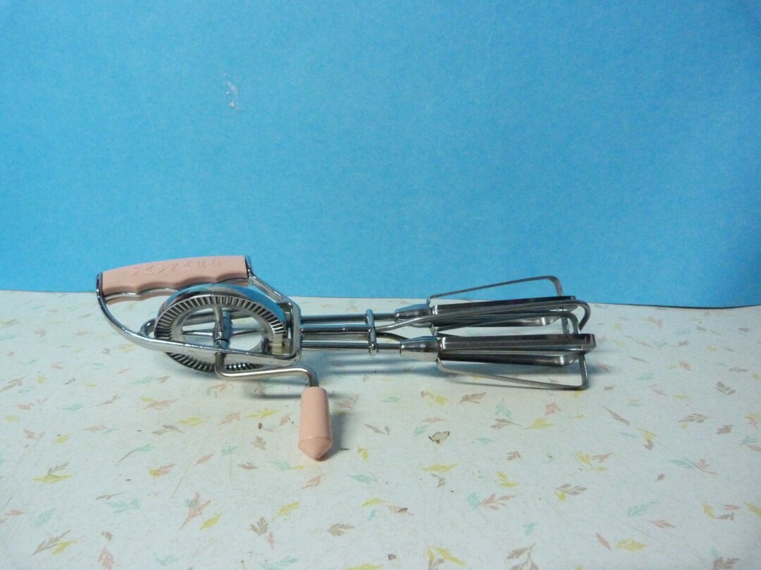 Vintage Pink Maynard Hand Mixer - Etsy