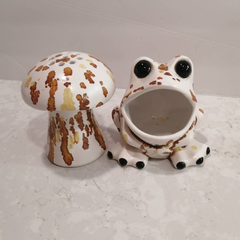 Ceramic Frog Toilet Paper Dispenser - Etsy