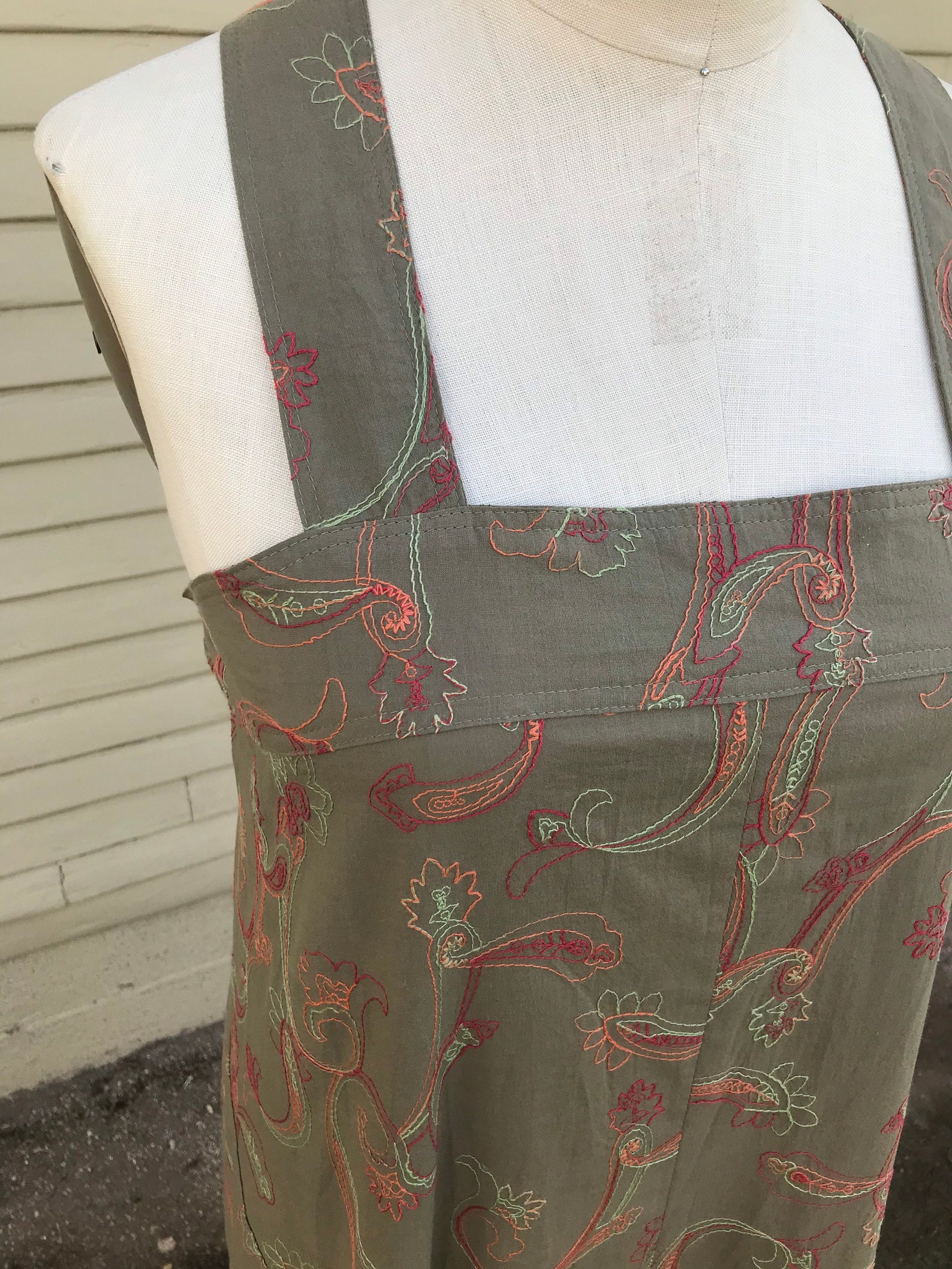 Long Vintage Style Sundress in Green Embroidery | Etsy