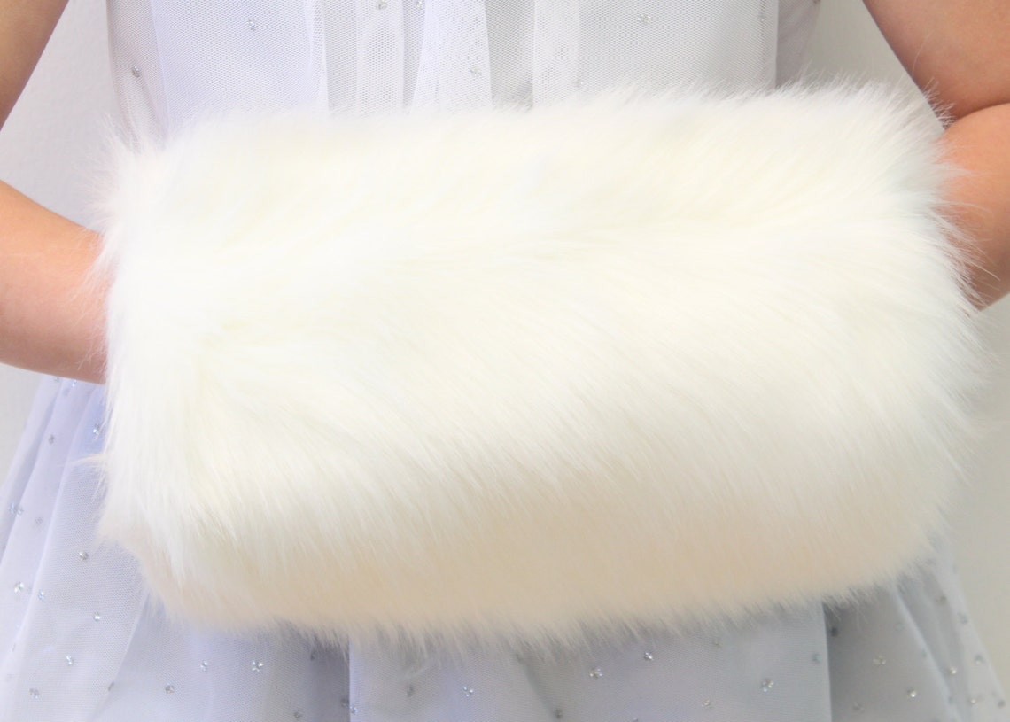 Ivory Faux Fur Bridal Hand Muff Fleece Lining wedding muff | Etsy