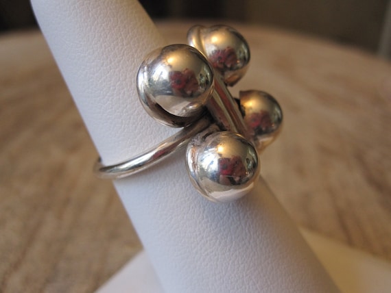 Unique Sterling Silver Ring - Gem