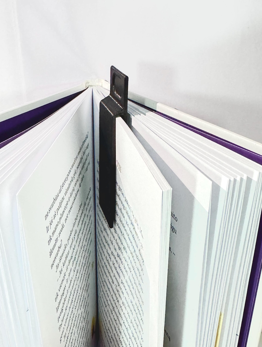 One-hand Book Holder – 3D Printed Ergonomic Bookmark for Reading Lovers ...