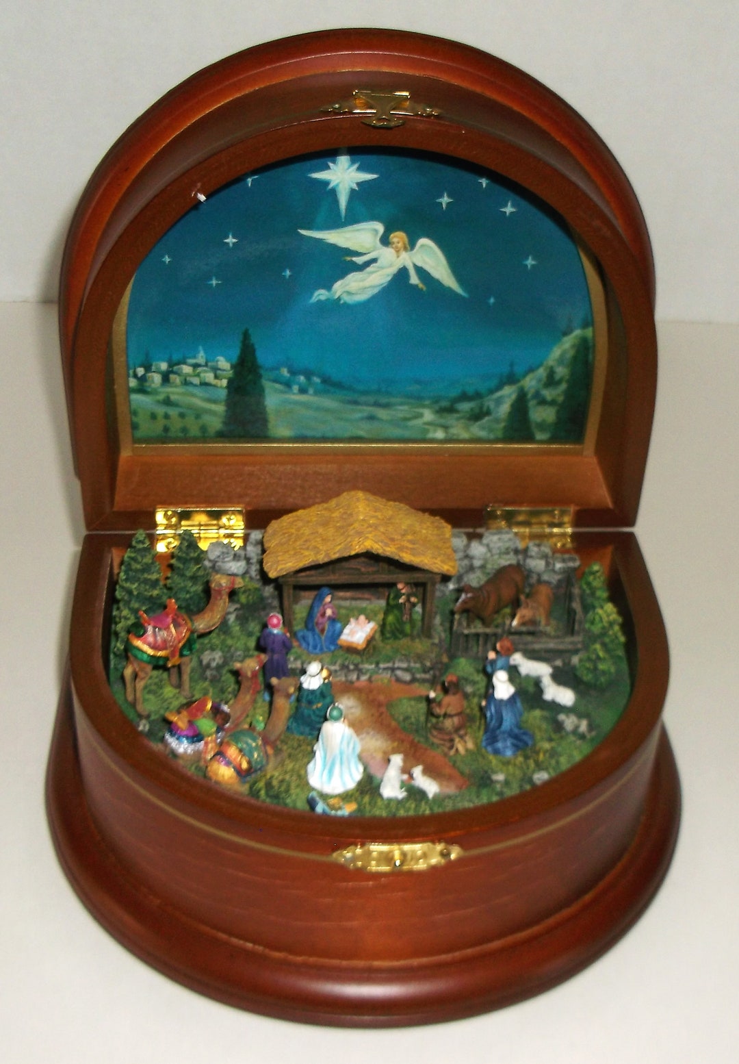 Danbury Mint -the Nativity Music Box - Plays Silent Night - Etsy