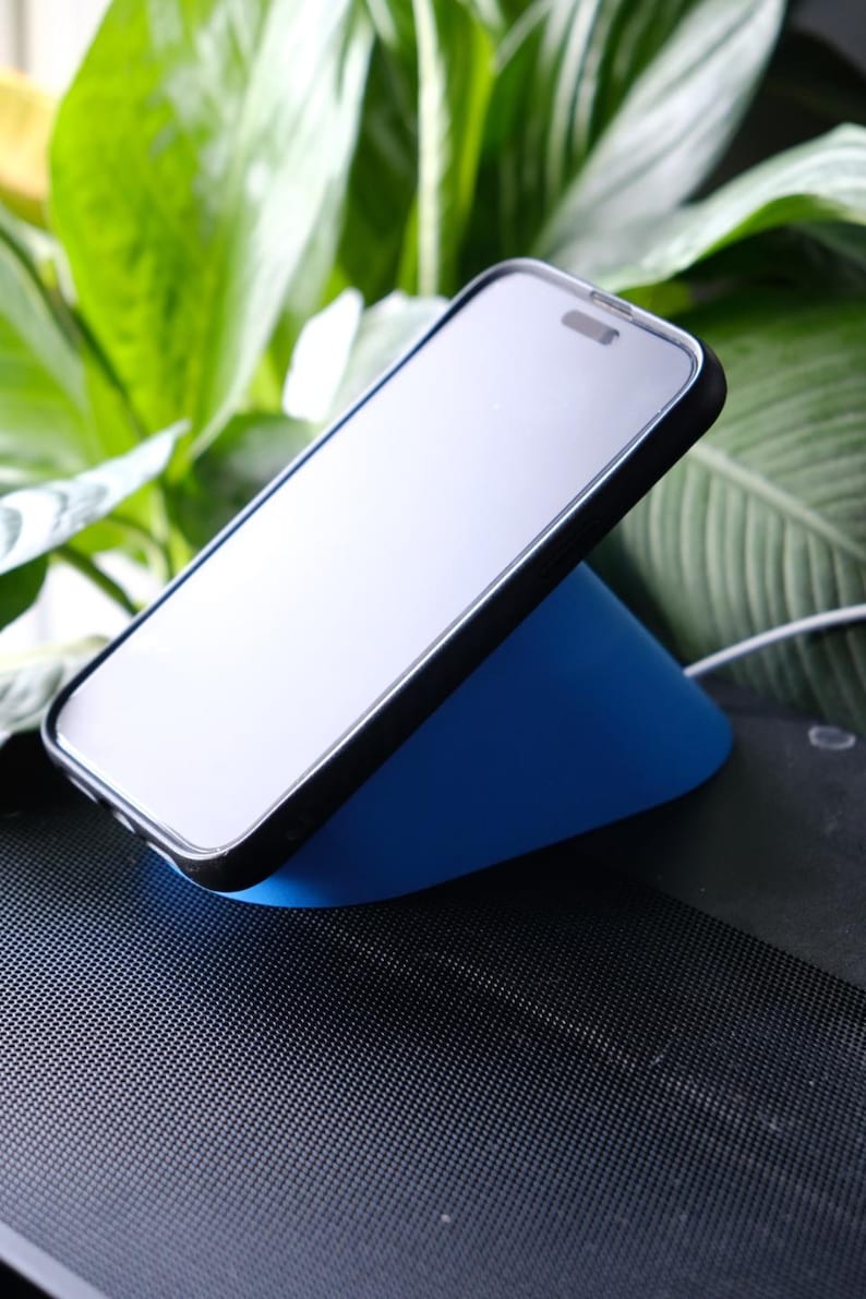 Minimalist Magsafe iPhone Charging Stand – Sleek, Angle-cradle Design ...