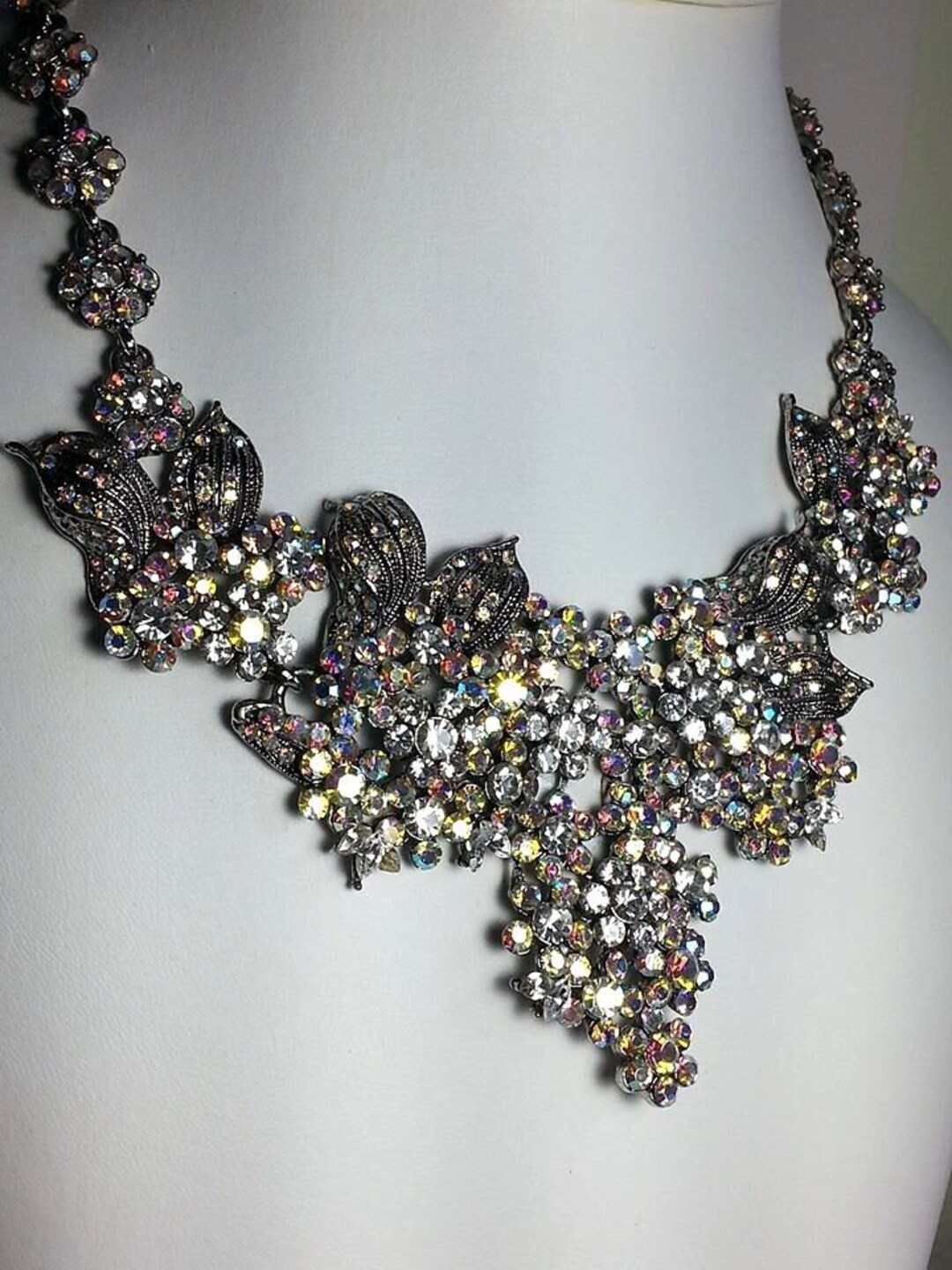 Vintage Stunning Grapevine Motif With Iridescent Rhinestones Necklace ...