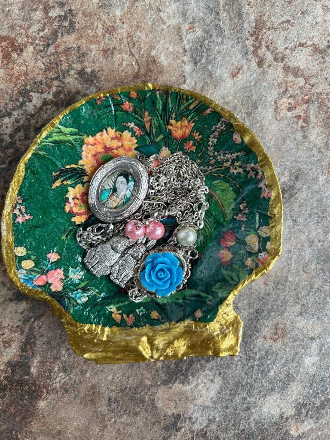 Decoupaged Scallop Shell, Floral Theme Shell, Decorative Shell Art ...