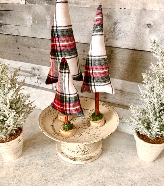 Primitive Christmas Centerpieces