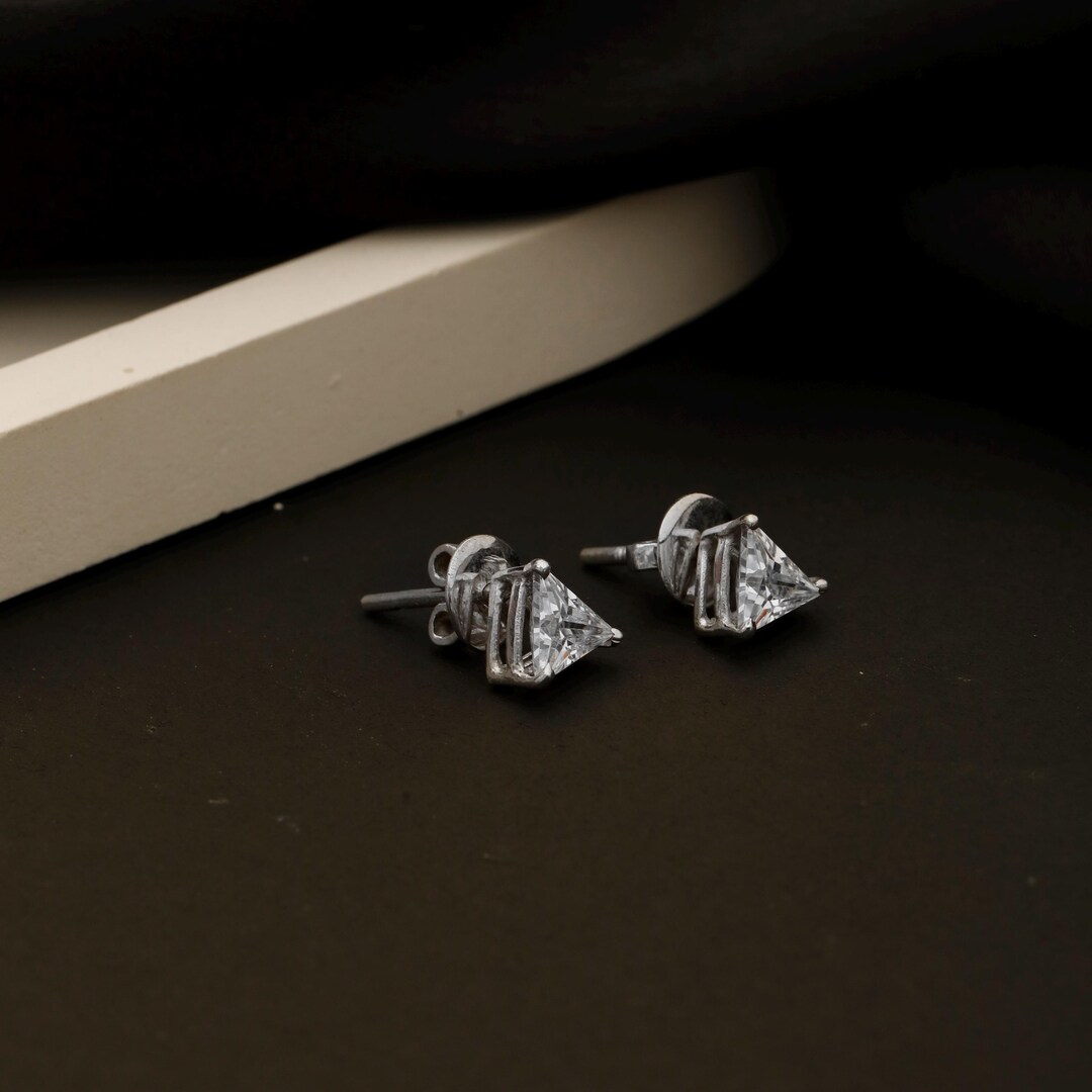 Lab Grown Diamond Earrings Trilliant Cut Studs, 10CT IGI Certified (VS ...
