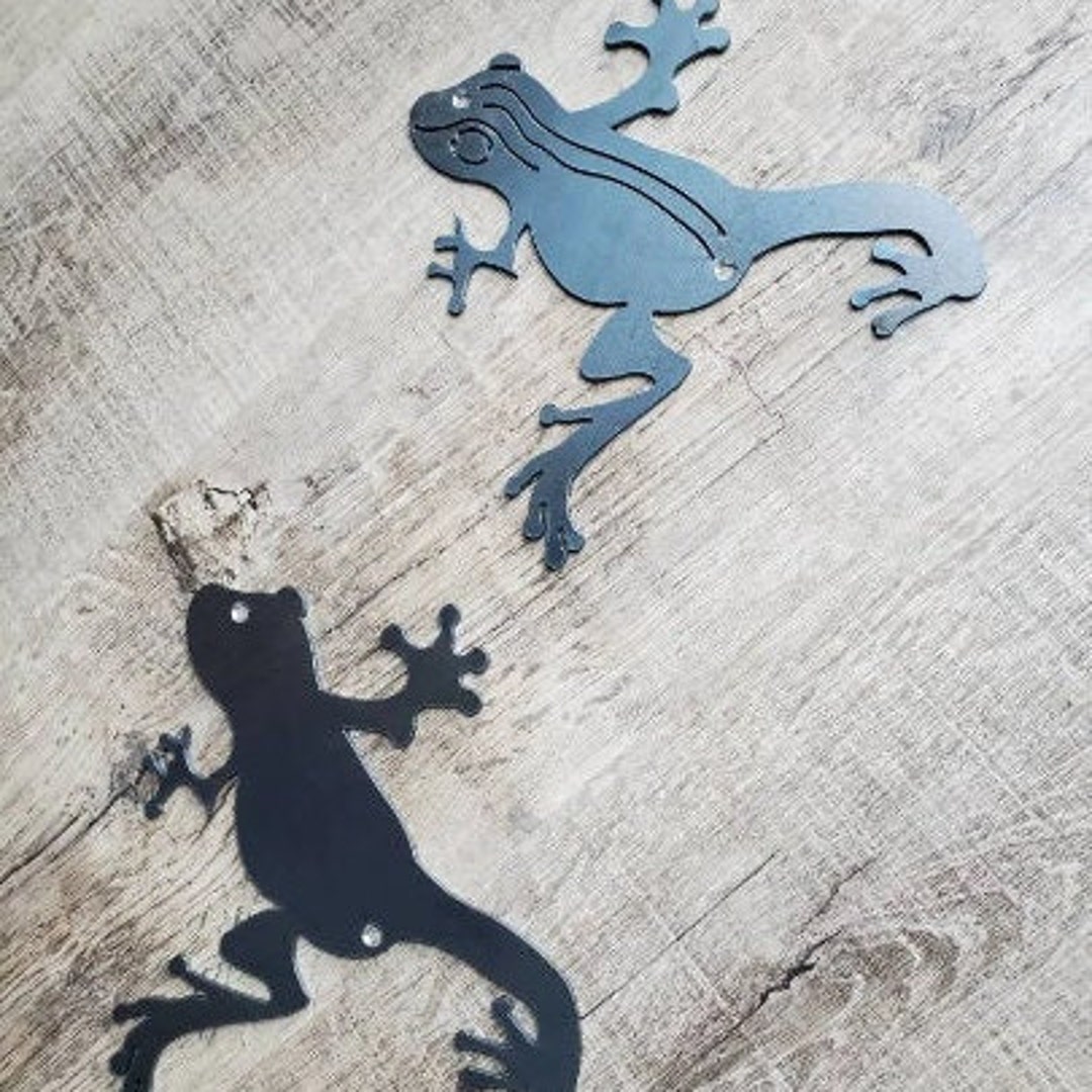 Set of 2 Custom Rustic Frogs Recycled Metal - Etsy
