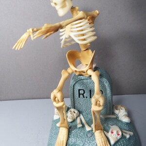 Vintage Gemmy Halloween Dancing Skeleton on Tomb Animated Figure - Etsy