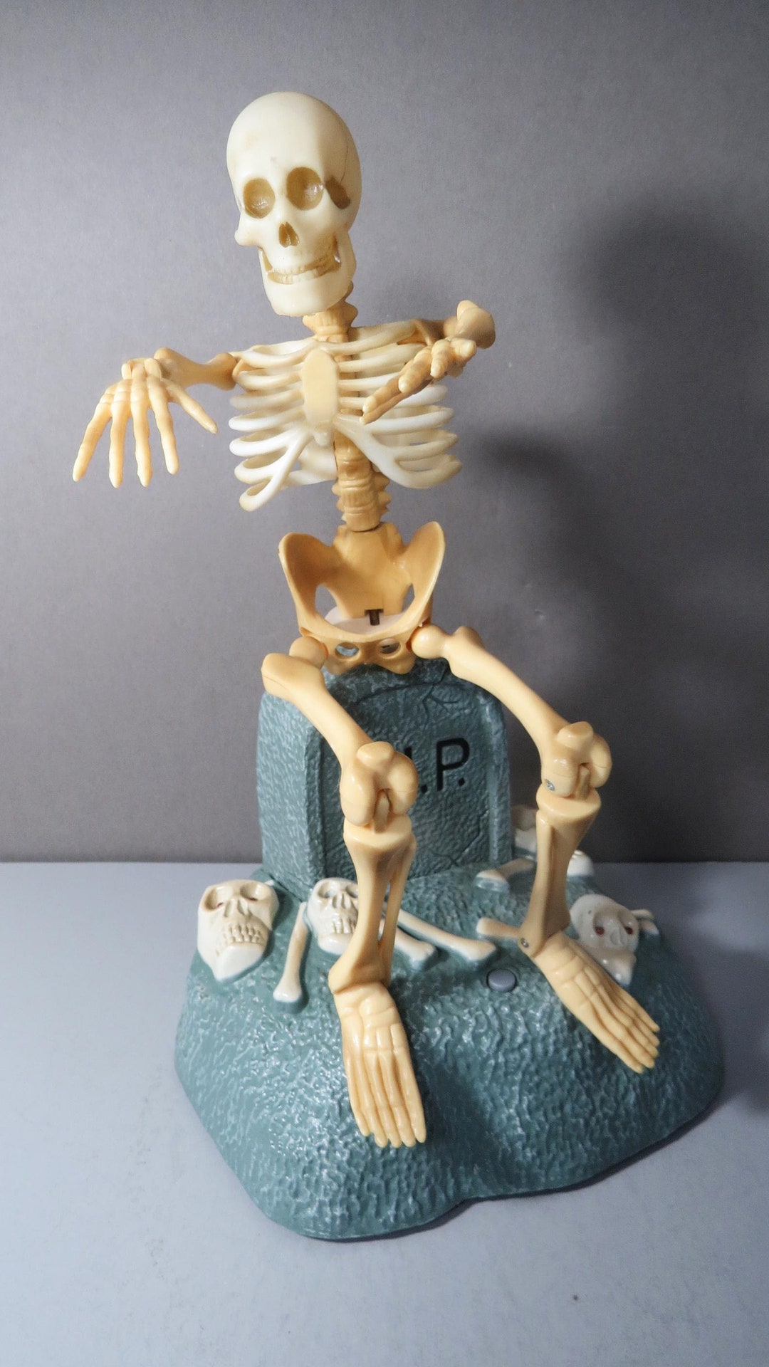Vintage Gemmy Halloween Dancing Skeleton on Tomb Animated Figure - Etsy