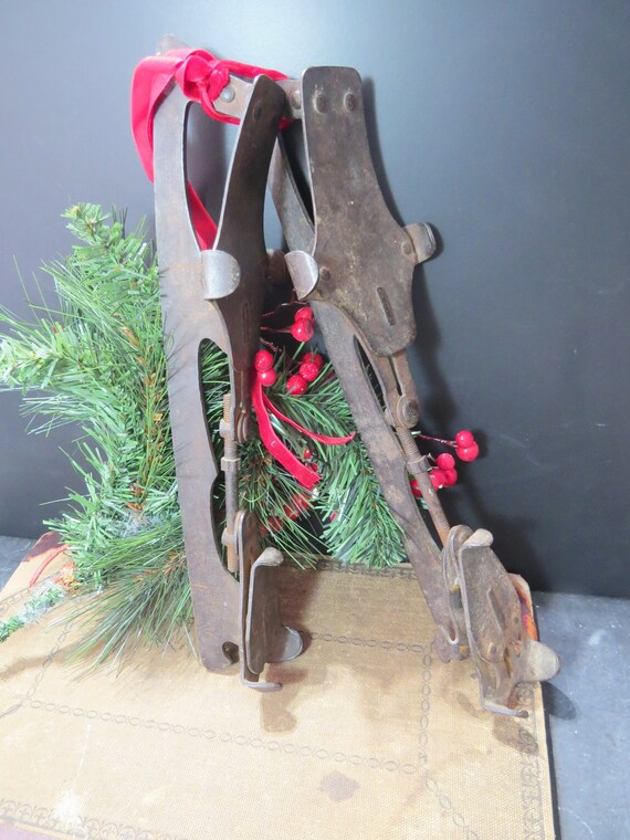 Vintage Primitive Steel Ice Skates Barney and Berry C… - Gem