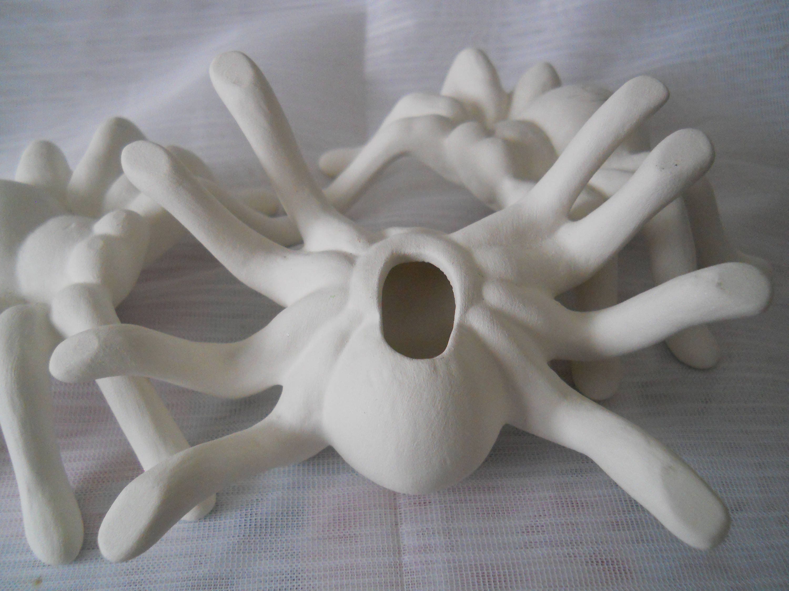 Ceramic spiders for firing and painting