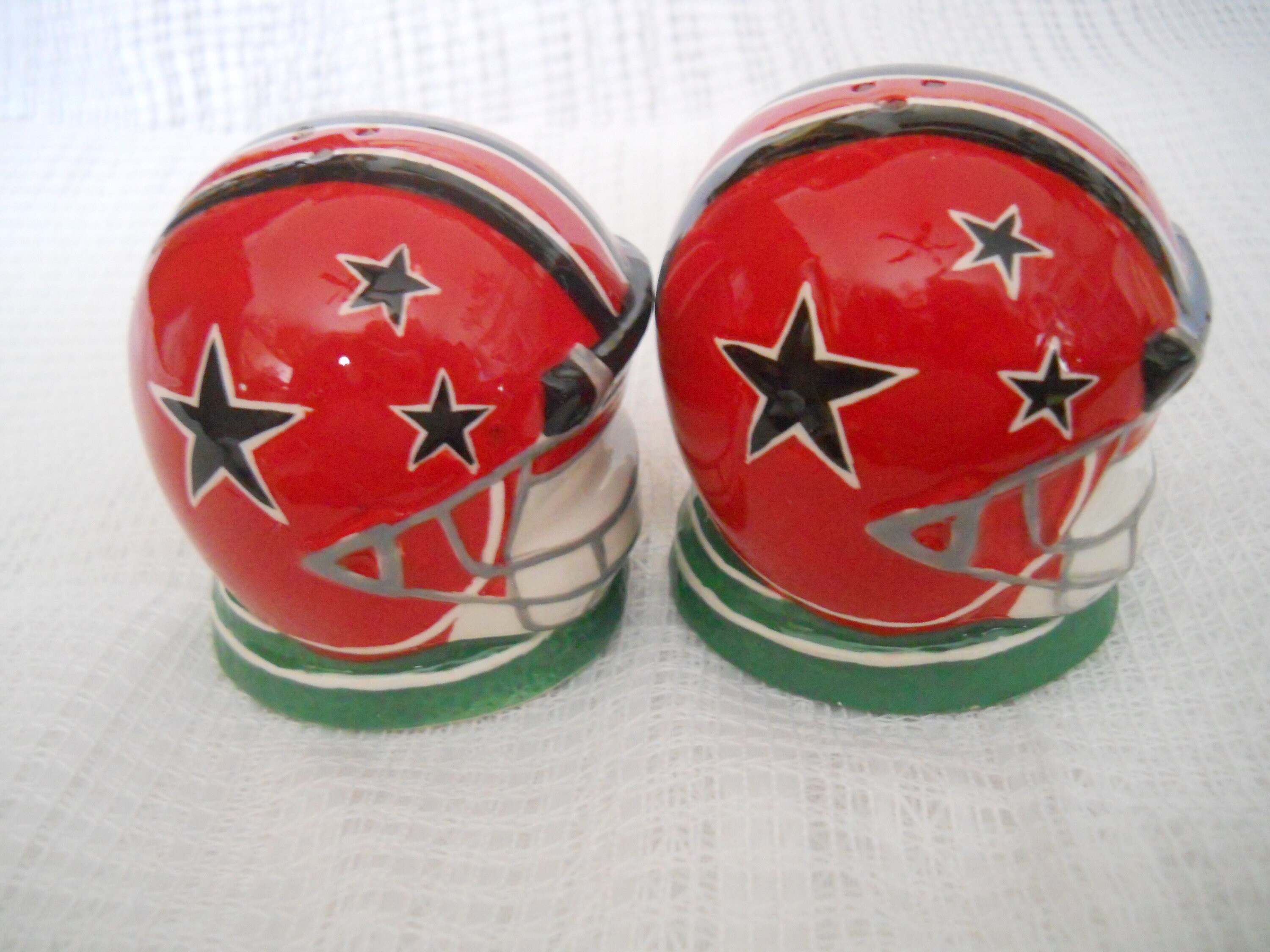 Football helmet salt and pepper shakers - vintage, collectible, sports