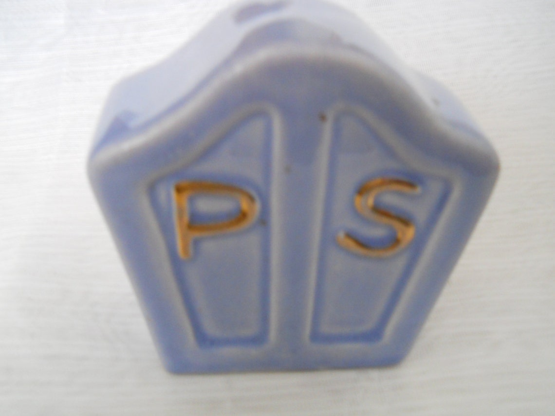 Blue One Piece Salt and Pepper Shaker Vintage Collectible - Etsy