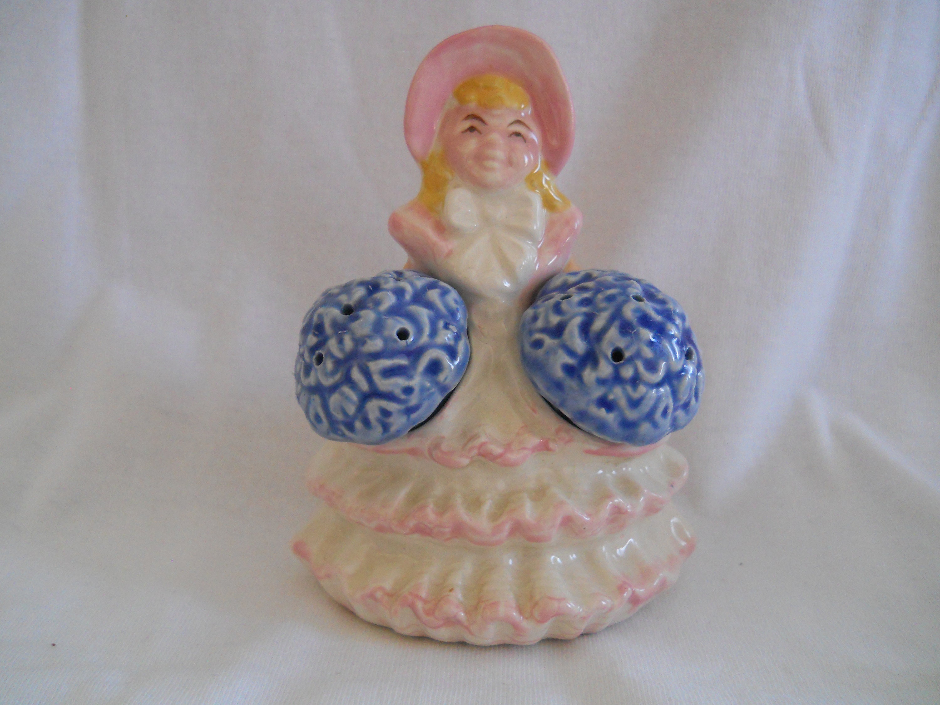 Girl with Flower Bouquets Salt and Pepper Shakers - vintage, collectible