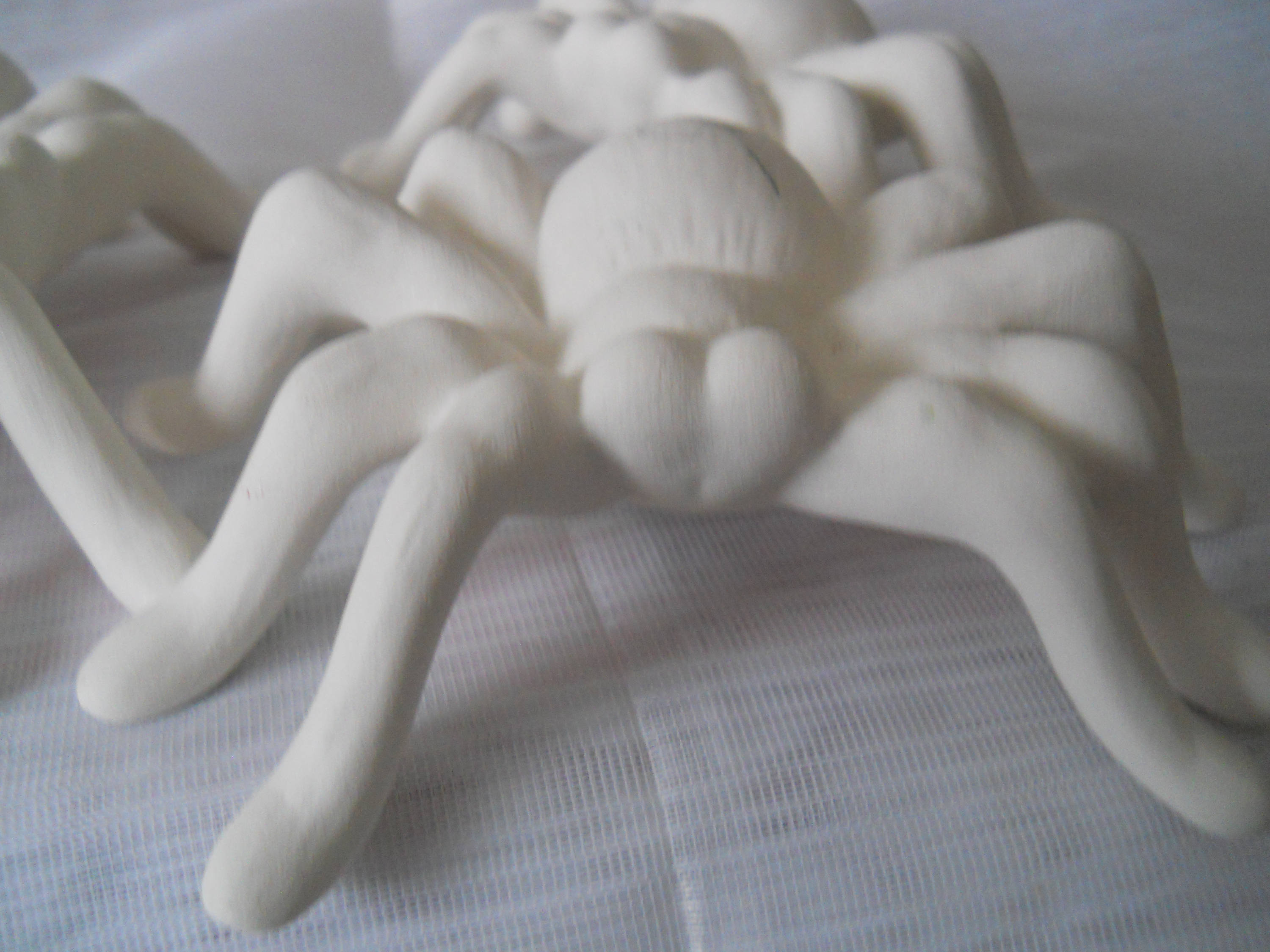 Ceramic spiders for firing and painting