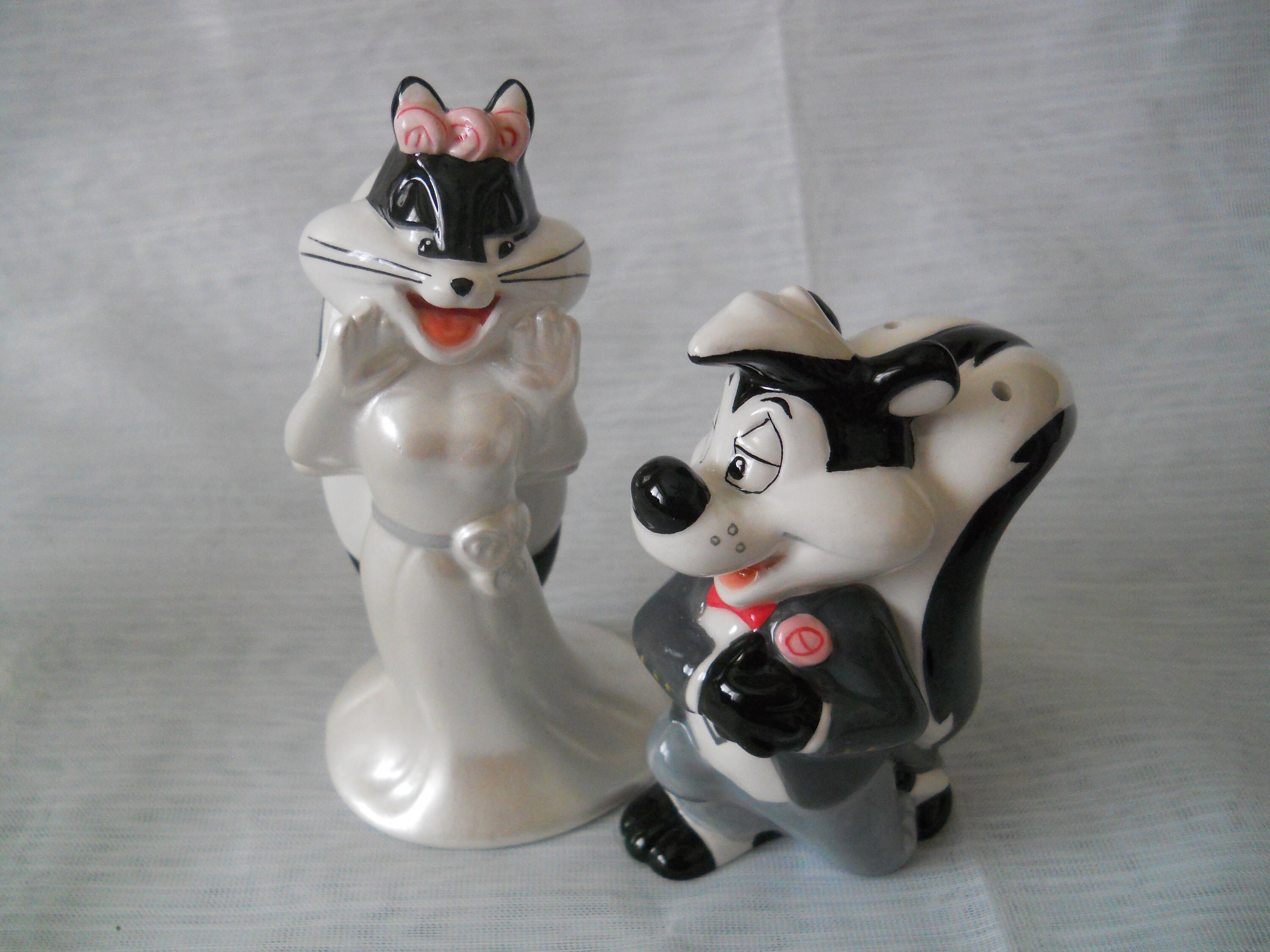 Pepe Le Pew and Penelope Salt and Pepper Shakers - vintage, collectible ...