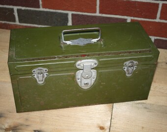 Vintage tool box | Etsy