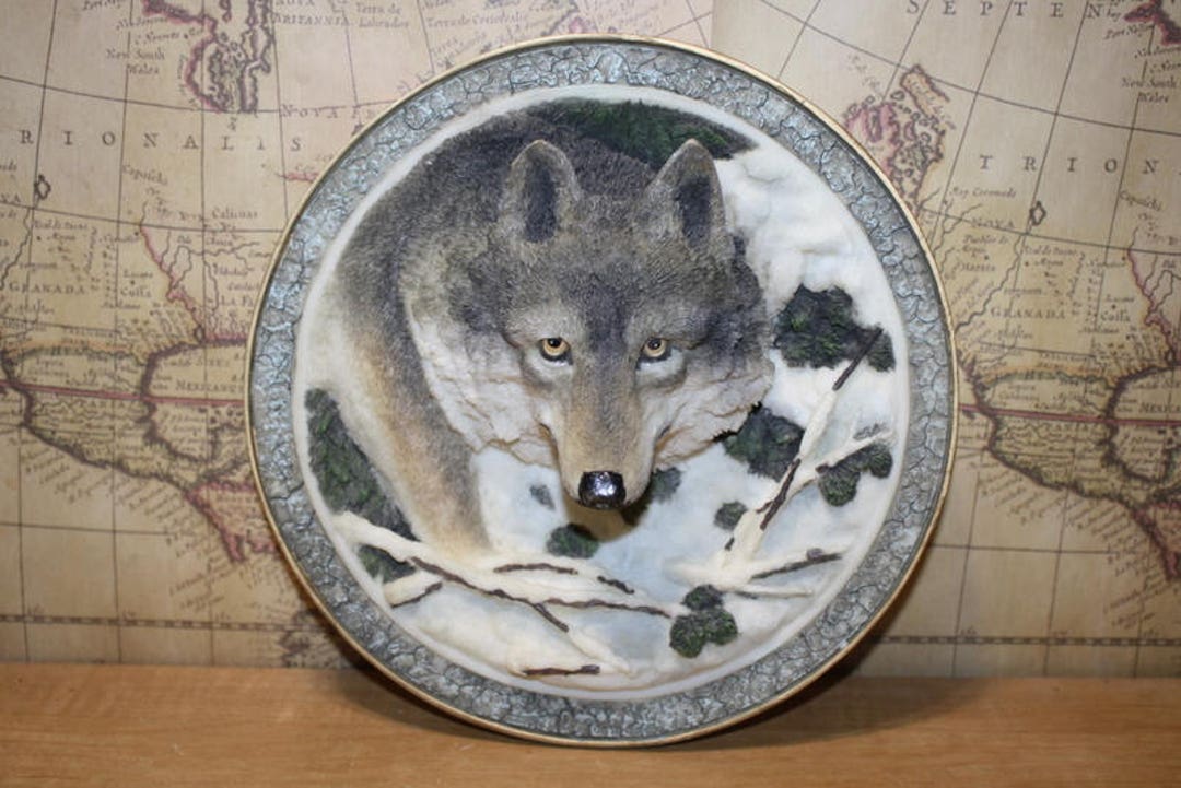 Wolf Plate Wolf Wall Hanging Amy and Addy Item 2732 - Etsy