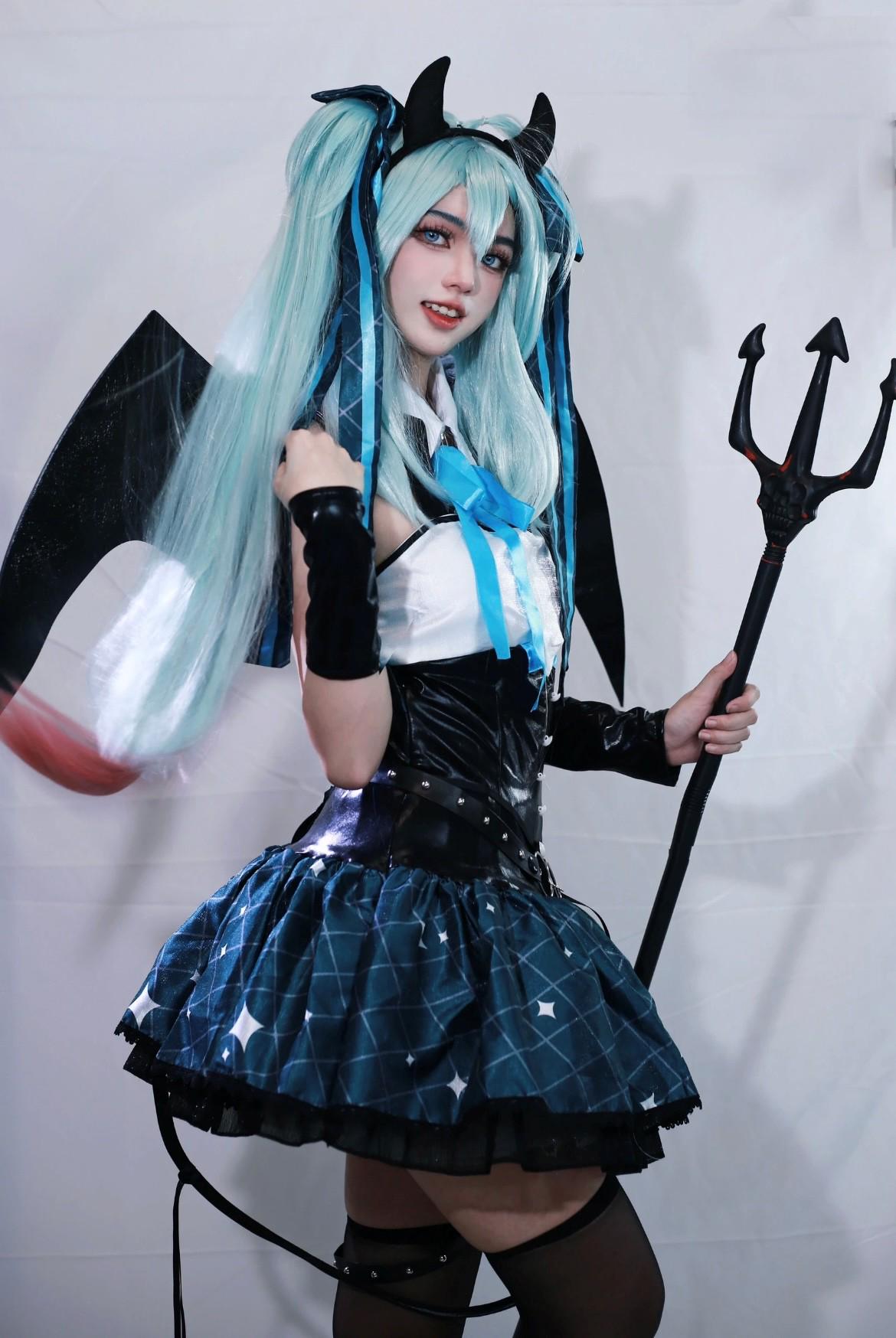 15 Days to Make - Hatsune Miku Devil Raccoon Cosplay Costume, Gothic ...