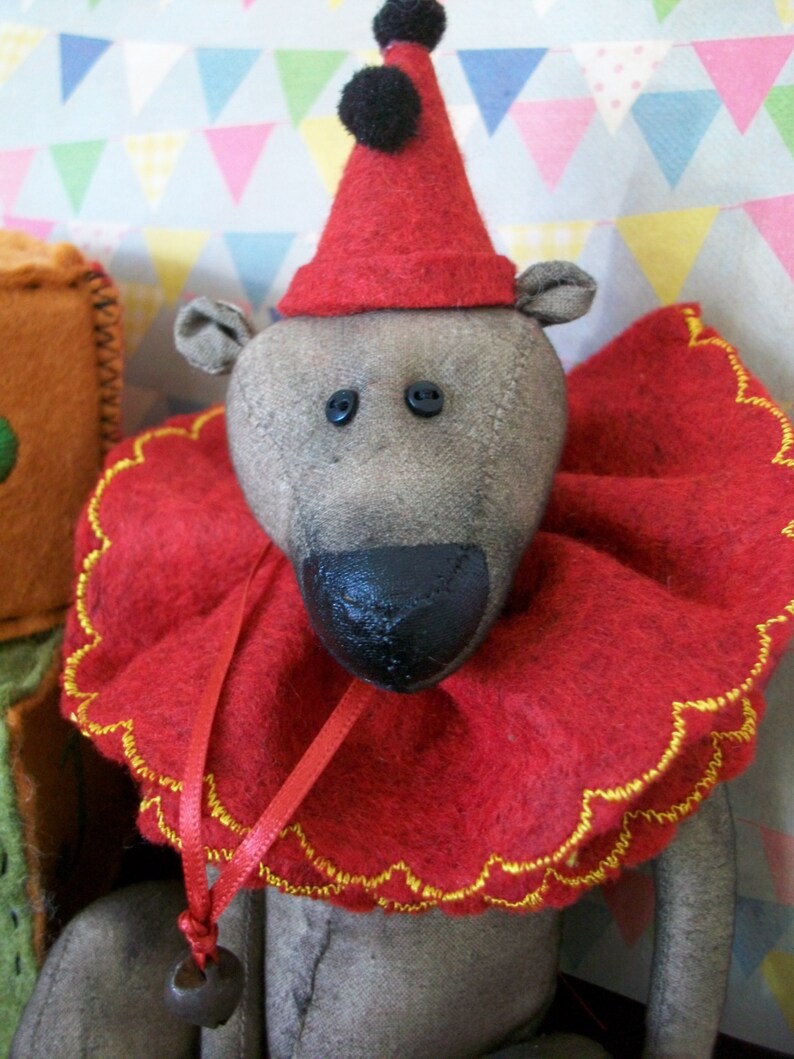 Instant Download TORBEN A PRIMITIVE 10" Circus Bear - Etsy