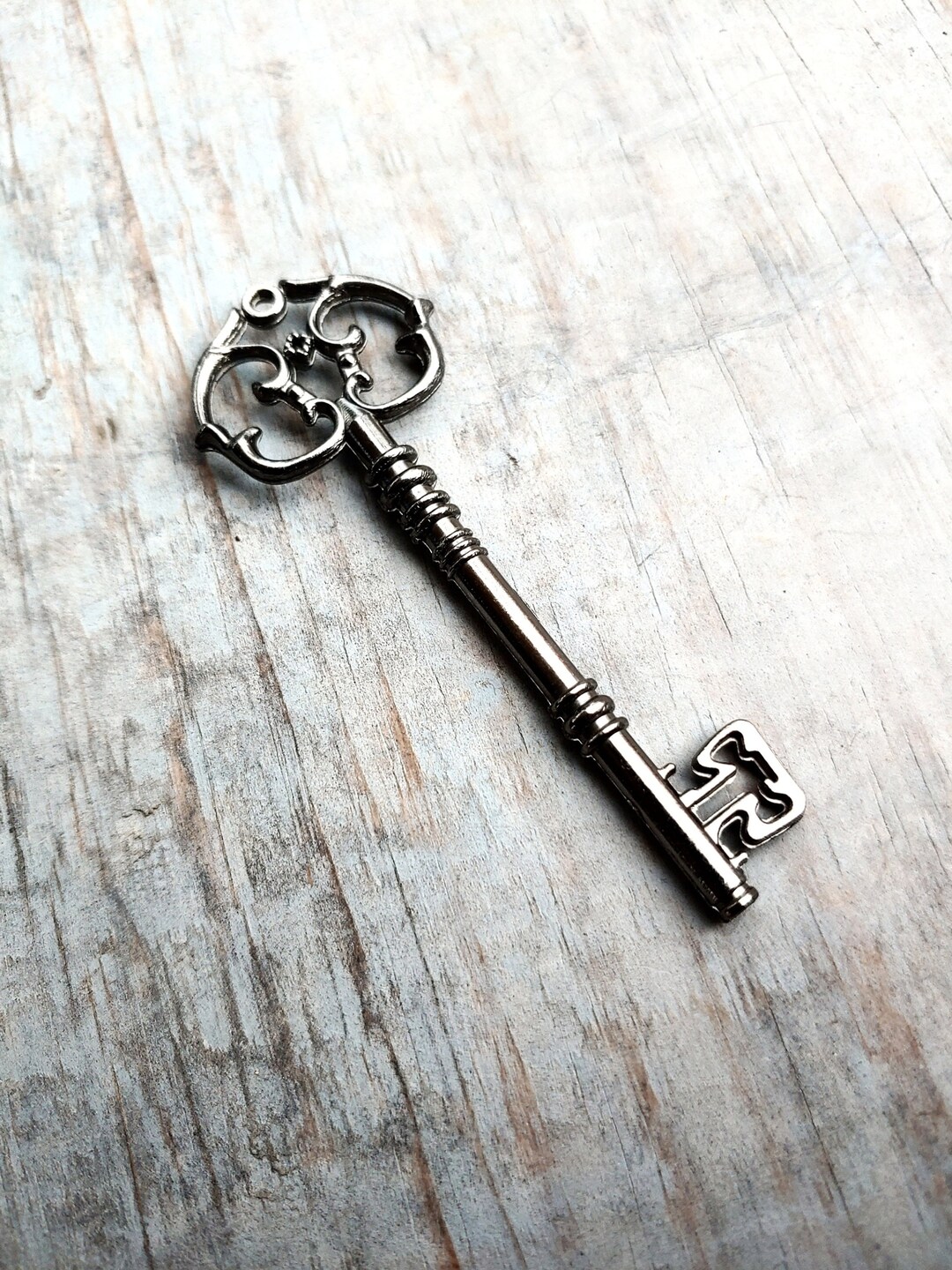 Large Skeleton Key Vintage Style Look Steampunk Wedding Key Old Look 1 ...