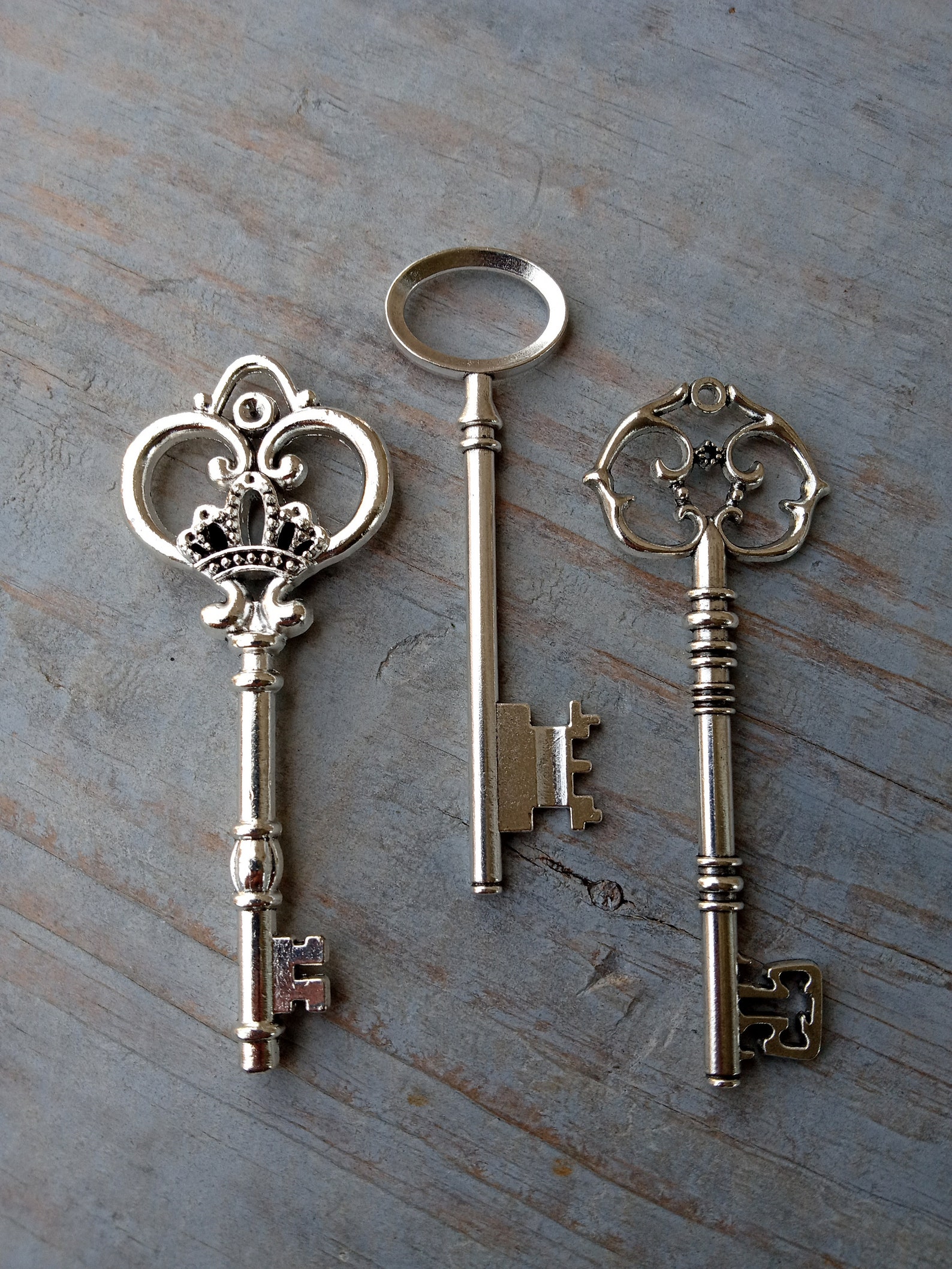 Large Skeleton Keys Assorted Mix 3 Keys Antiqued Silver Rustic - Etsy