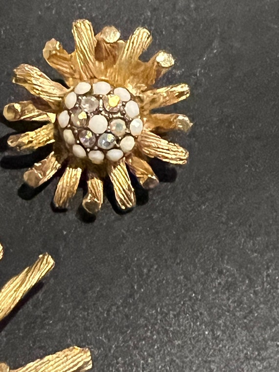 Signed HAR Gold Tone Starburst Set - Gem