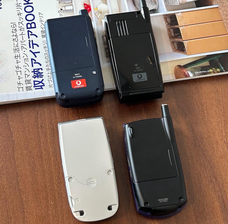 2000s Style Japanese Mock-up Flip Phones - Etsy