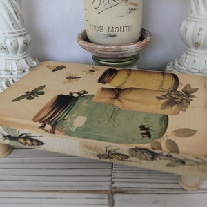 Mason Jar Honeybee Book Riser, Golden, Bees, Cottagecore, Farmhouse ...