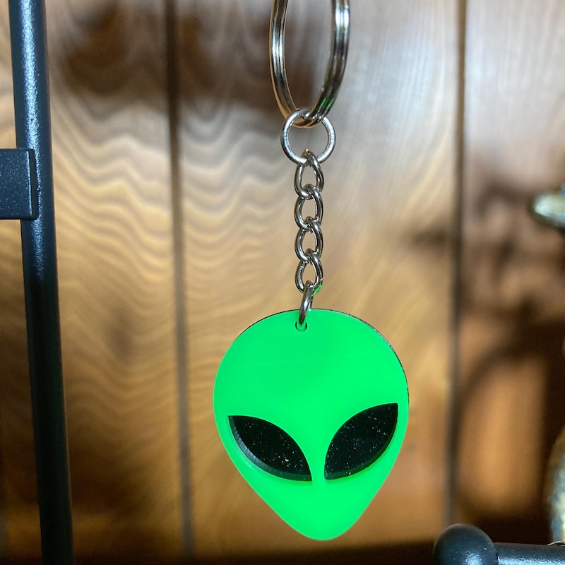 Alien Keychain 90s - Etsy