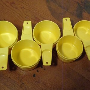 Vintage Tupperware Measuring Cups Yellow Measuring Cup Set 21-325 - Etsy