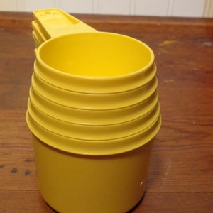 Vintage Tupperware Measuring Cups Yellow Measuring Cup Set 21-325 - Etsy