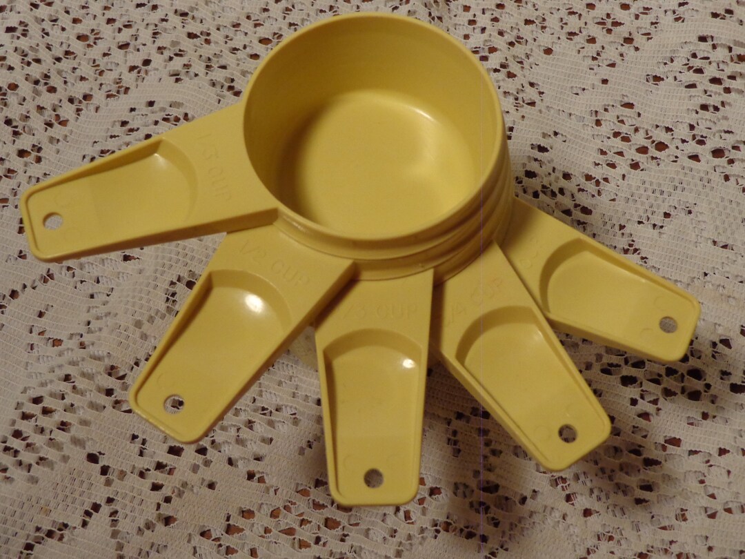 Tupperware Measuring Cups Set Gold Tupperware Measuring Set of Five 5 ...