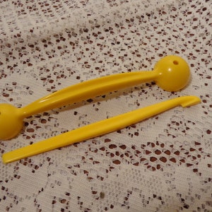 Tupperware Melon Baller and Citrus Tool - Yellow Tupperware Gadgets ...