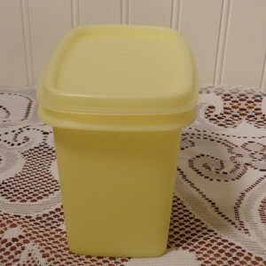Tupperware Shelf Saver Container in Yellow - Tupperware Container #1243 ...