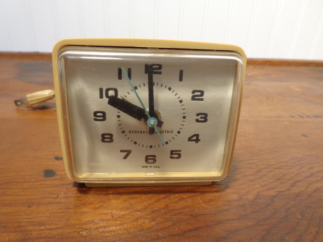 Vintage General Electric Alarm Clock Made in the U.S.A. Tested and ...
