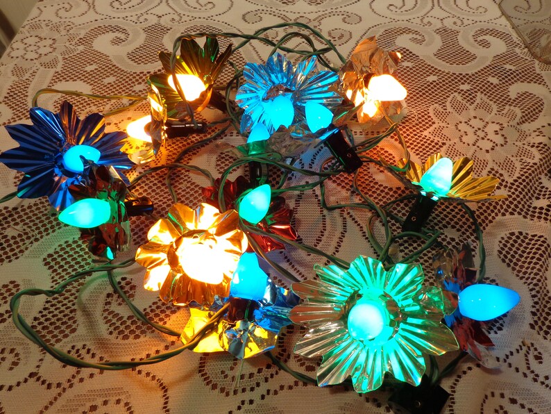 Christmas Lights - Paramount Fifteen Light Strand With Bulbs and Foil ...