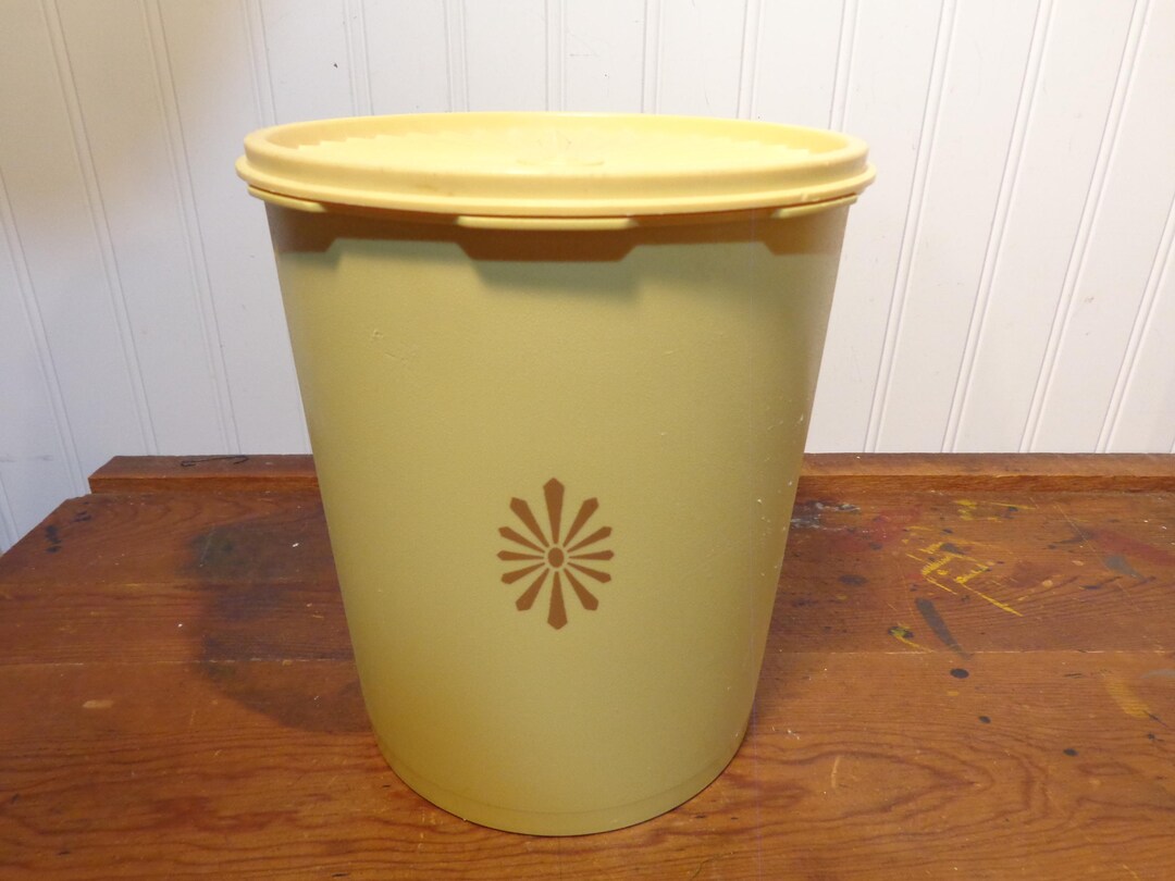 Vintage Lemon Yellow Canister Set From Tupperware Set of Four 4 18-486 ...