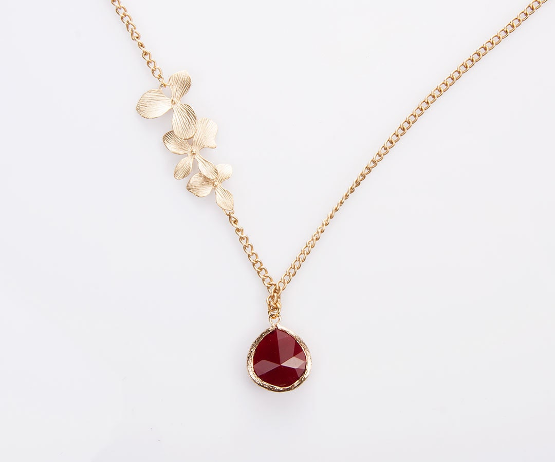 Necklace: Gold Plated Frame, Faceted Ruby Glass Pendant Tripple Gold ...