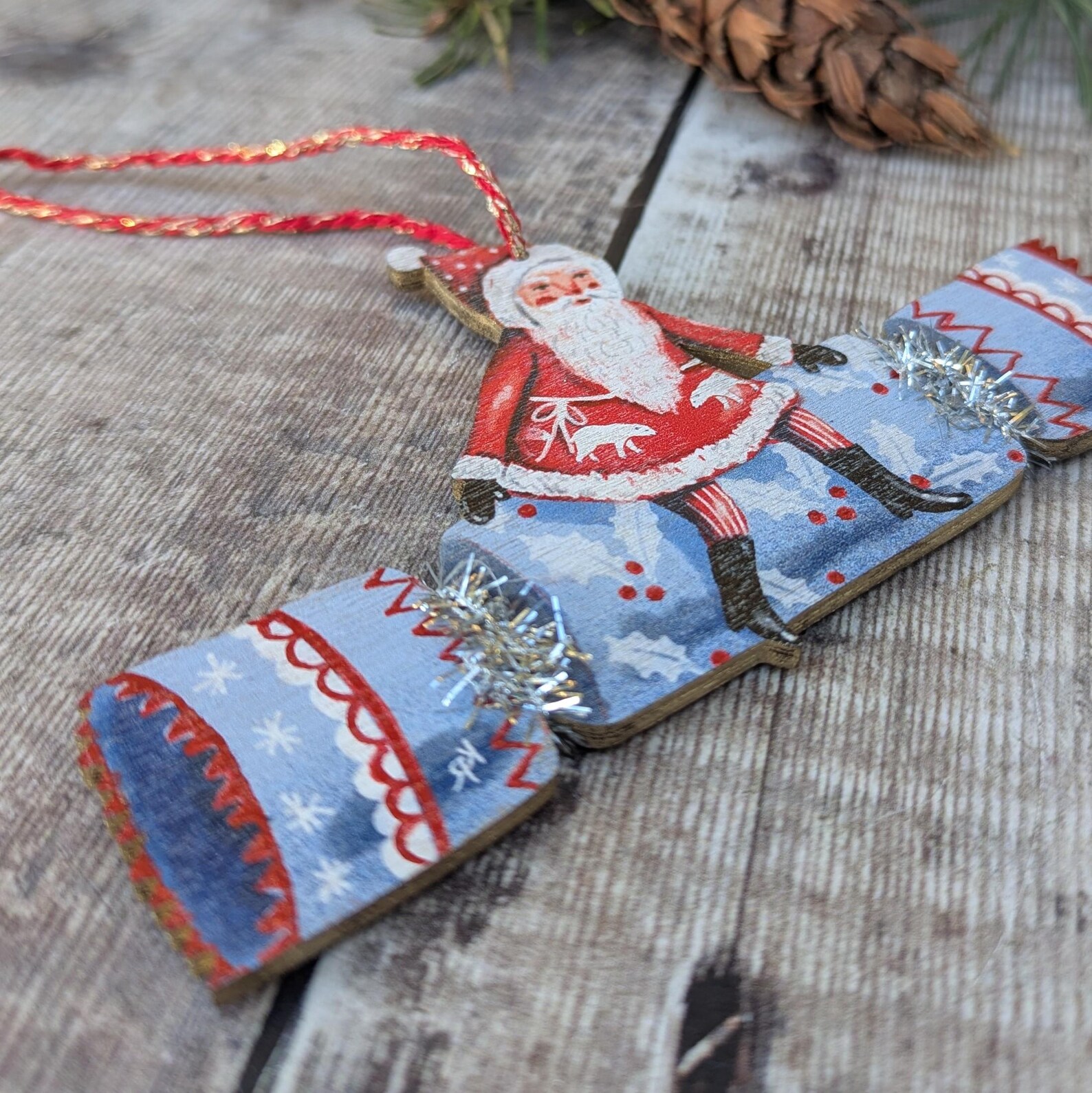 Santa on Cracker Hanging Decoration With Gold and Silver Hand ...