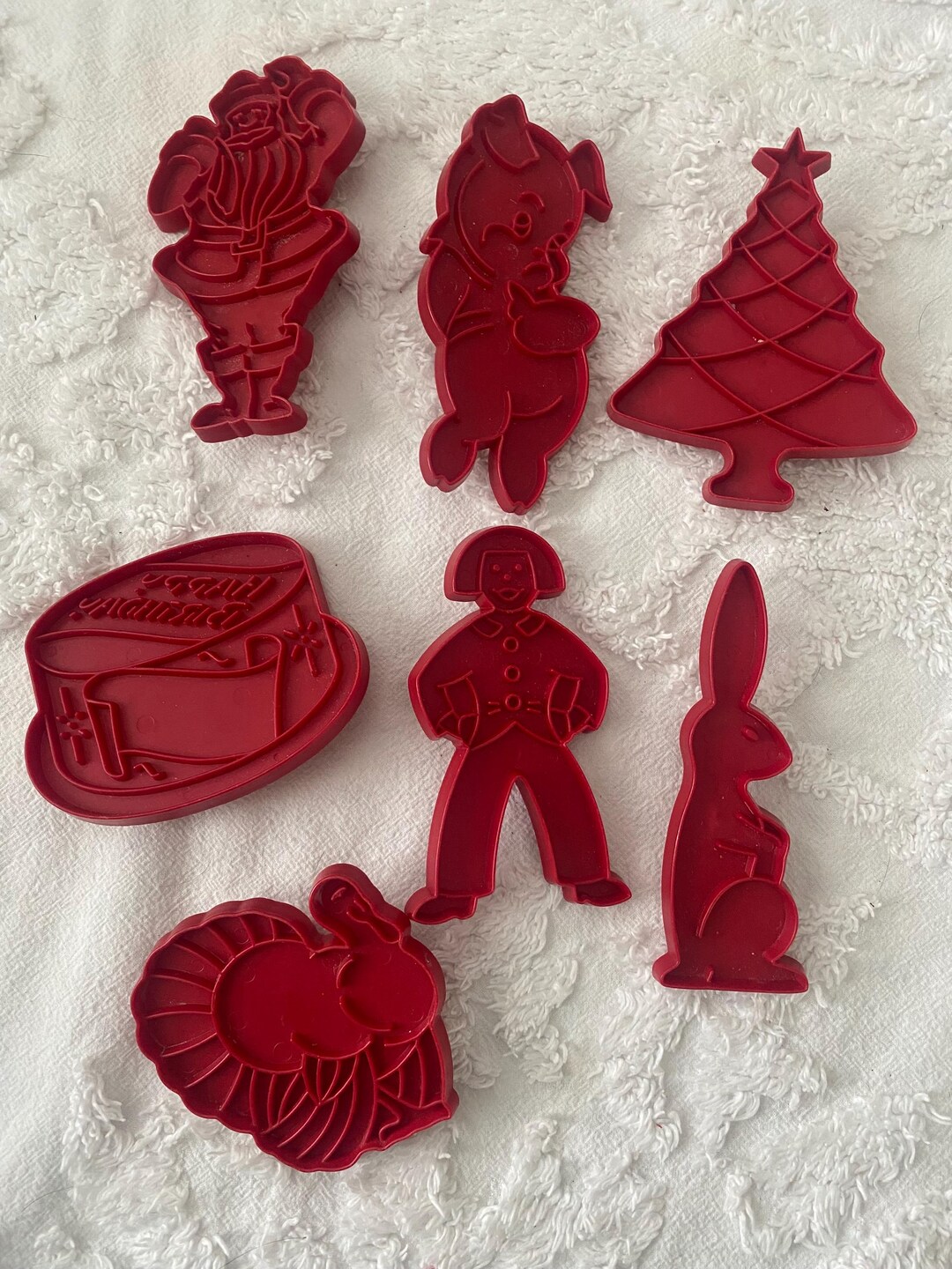 Tupperware Red Cookie Cutters, Lot of 7, Santa, Christmas Tree, Turkey ...