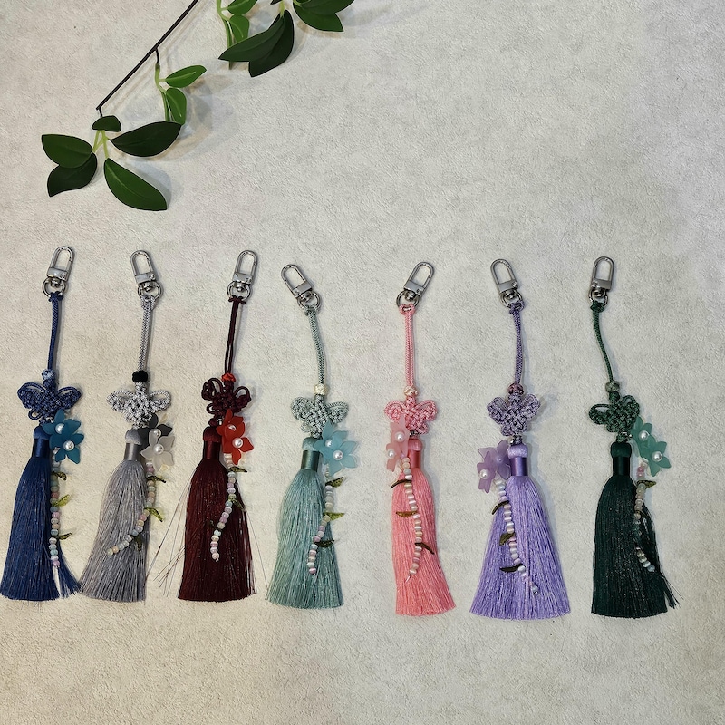 Korean Lucky Knot Charm - Etsy